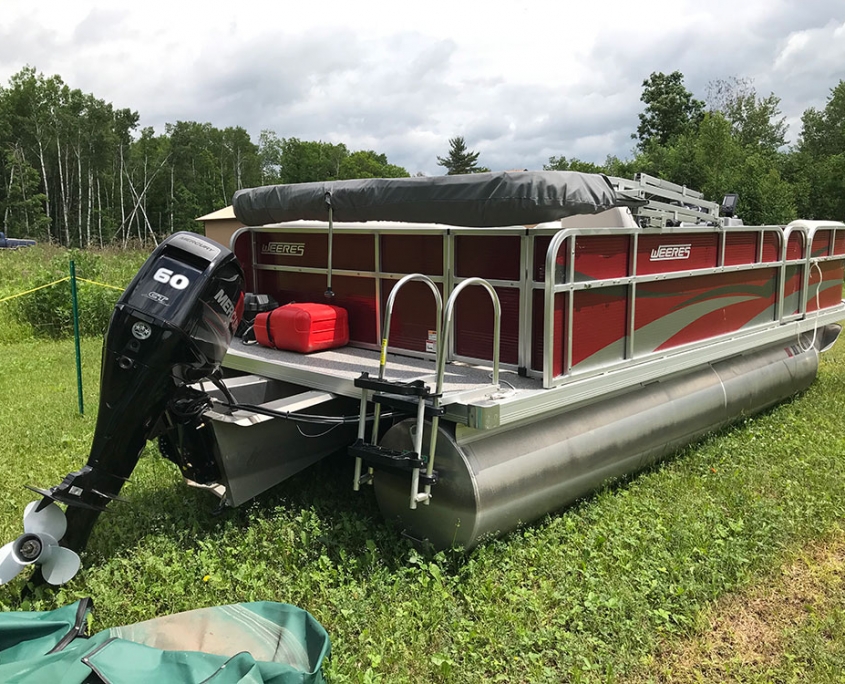 20′ Weeres Cadet – Olds Pontoon Rental & Storage