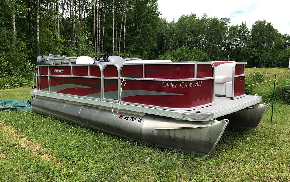20′ Weeres Cadet – Olds Pontoon Rental & Storage
